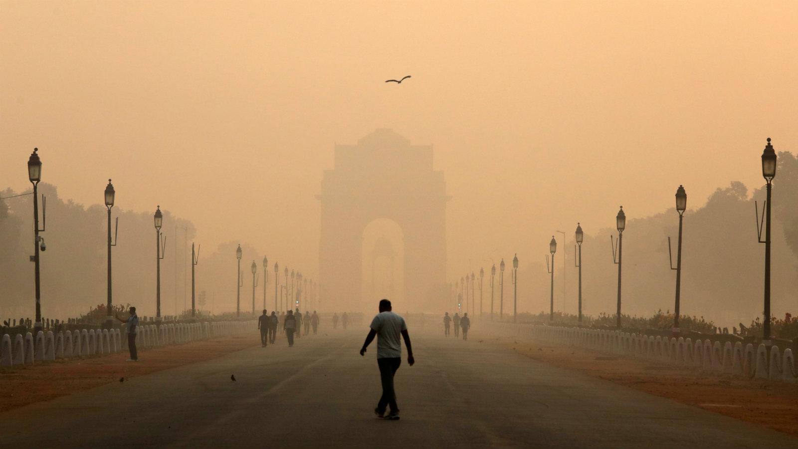 Pollution in Delhi NCR: 68 pc sought medical help, 85 pc face rising ...
