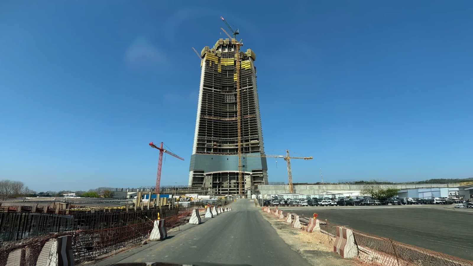 Jeddah Tower vs Burj Khalifa: Height, Design, Timeline and Key Facts ...